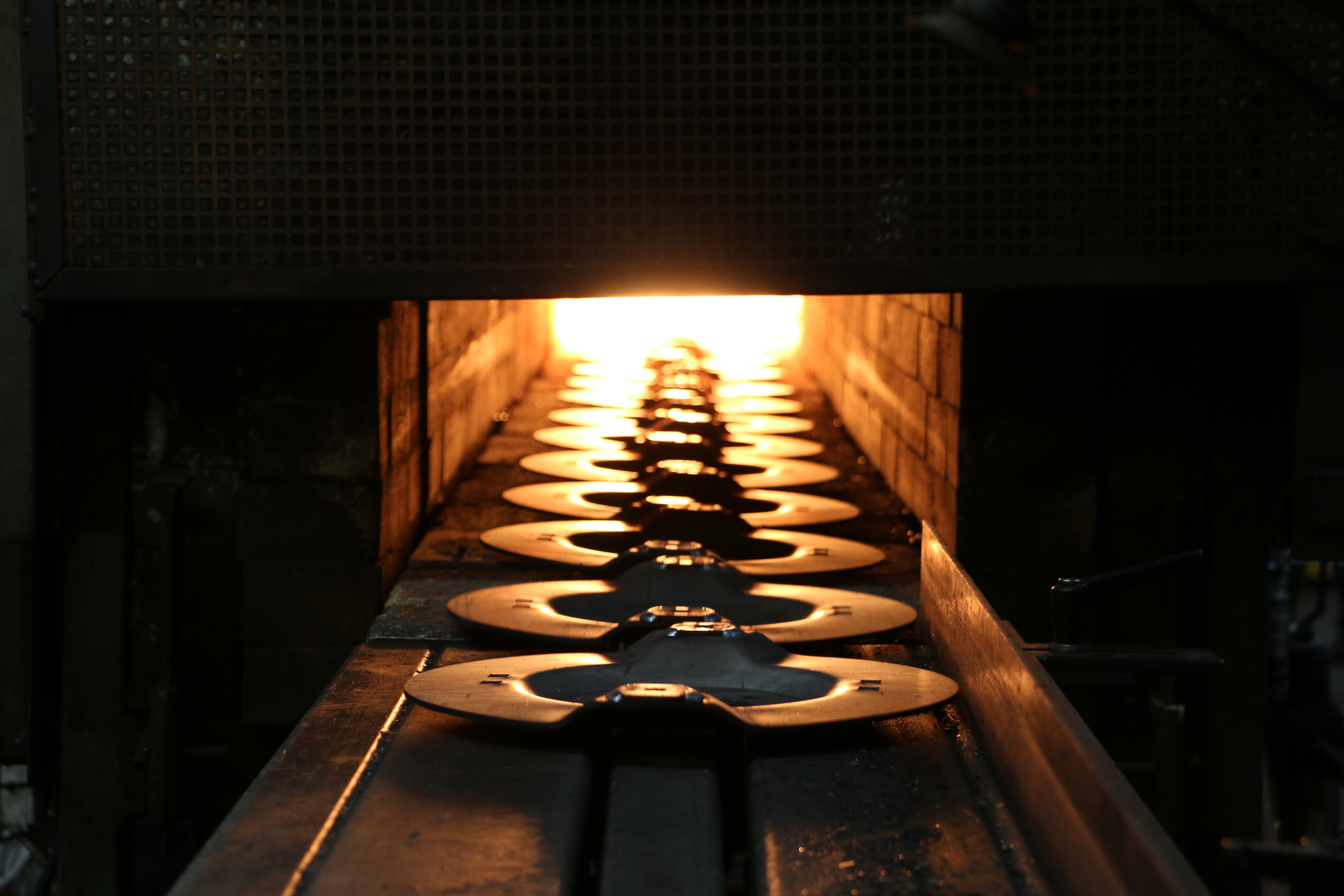 Heat recovery from hot flue gasses